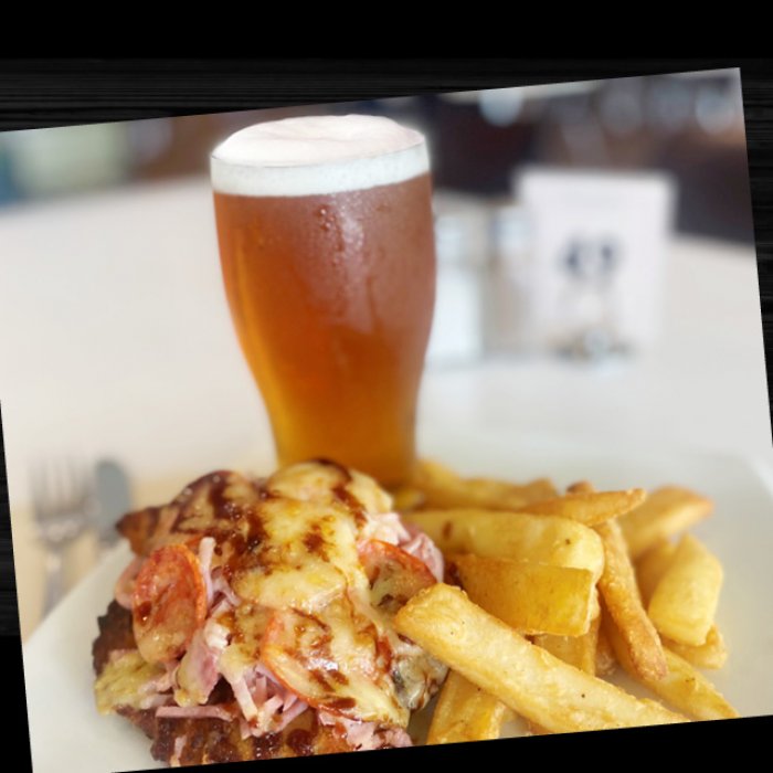 Schnitty & Schooner Night